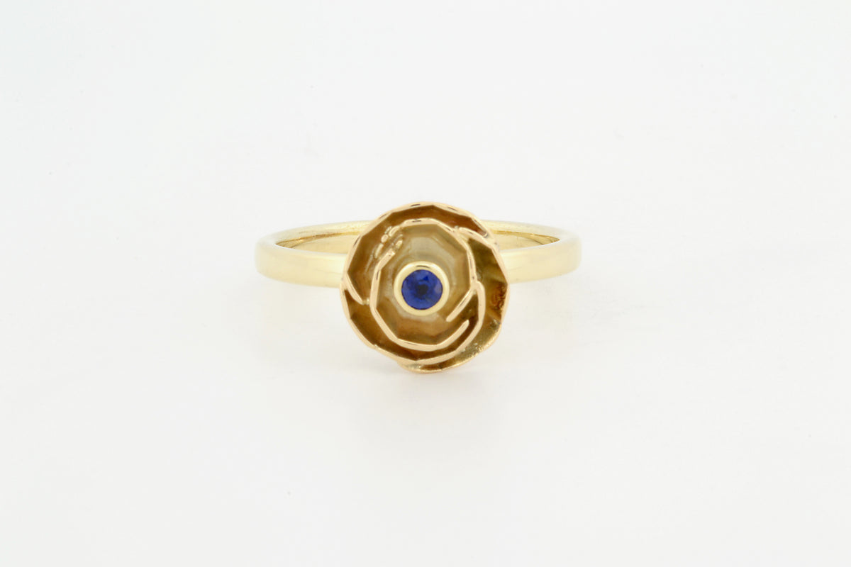 Ring Roos XL met saffier, geelgoud | Goudmerk Breda – Edelsmederij ...